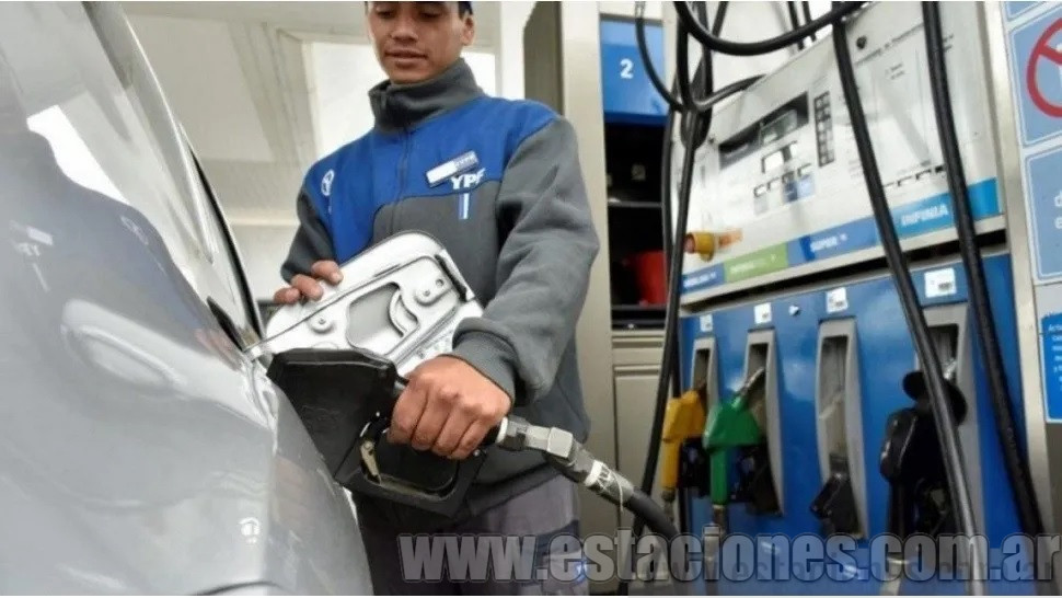 Suba de nafta: descuentos del 20% en combustibles de YPF, Shell y Axion - estaciones.com.ar