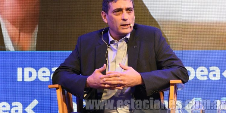 El CEO de YPF dijo que no hay posibilidades de construir una nueva ...