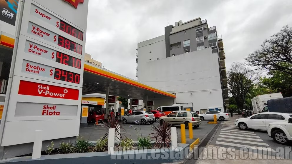 Shell, Axion e YPF aumentaron 7,6% los combustibles en todo el país - estaciones.com.ar