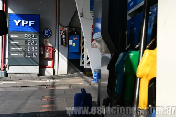 Segunda suba de la nafta en dos días: YPF aplicó un ajuste extra en los surtidores de CABA ...