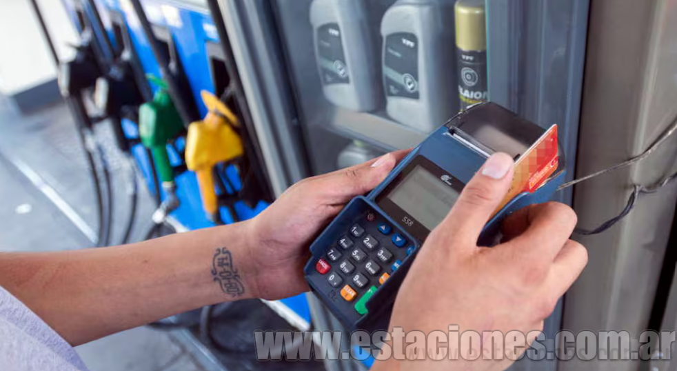 Promociones. Nafta y gasoil con descuento en abril 2025: cómo ahorrar hasta 30% en YPF, Shell ...